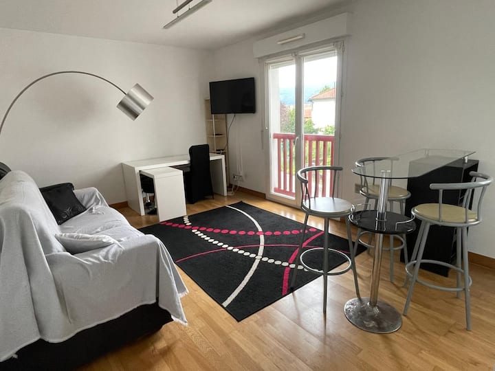 A 5 Min De La Gare ,3mn Tapas,t2 De 47m2 En Rdc. - Hendaye