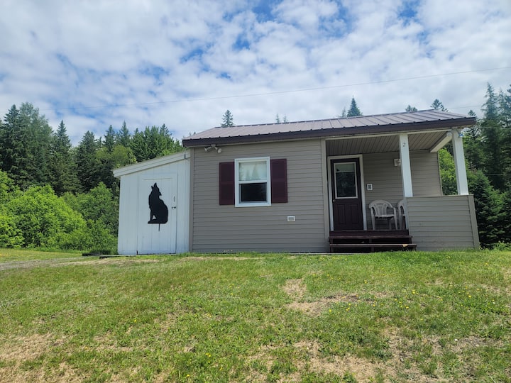 Wolf Den - Ladd Pond Cabins And Campground,  Llc - Coleman State Park, Stewartstown