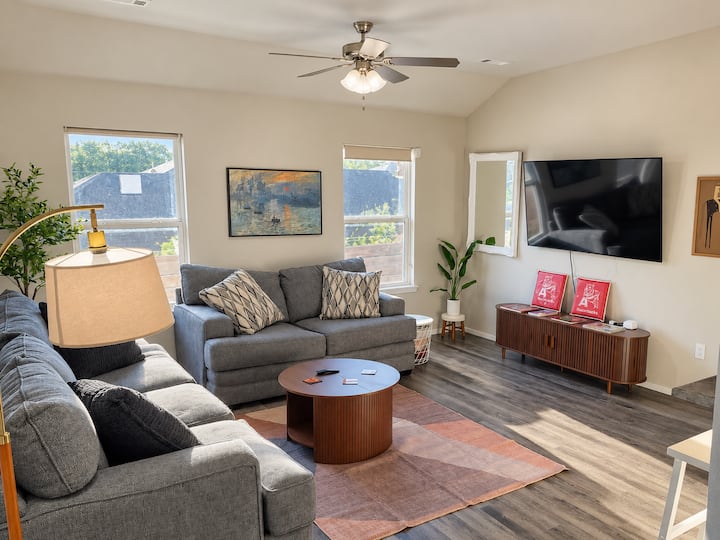 5 Min De L'uofa - New South Fayetteville House - Fayetteville, AR