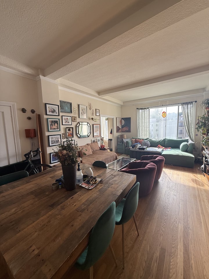 Sunny Lakeside One-bedroom - Alameda, CA