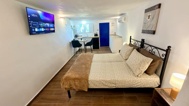 Studio 5 Min Walk To Town/10 Min To Beach Sea View - Ios