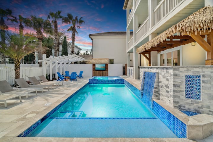 Vast Cay Castle With Private Beach And Game Room - Miramar Beach, FL