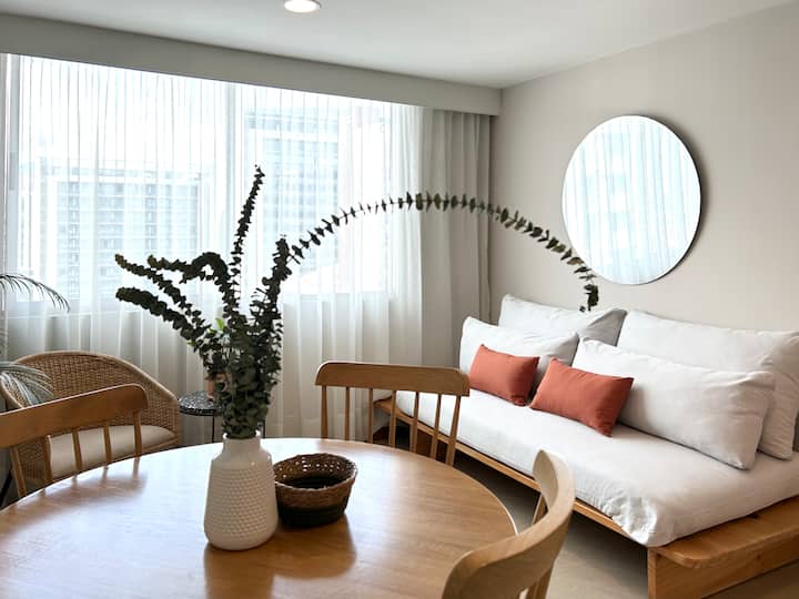 Beautifull 1br Apt (Fast Wifi) In El Poblado - Medellín, Colombia