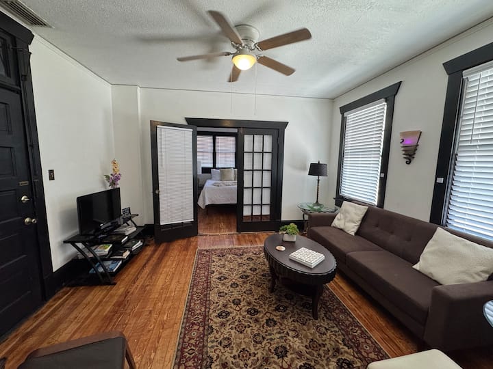 5 Star 1925 Apt 2 Bed/1 Bath K & Q Beds 2 Floor - DeLand, FL