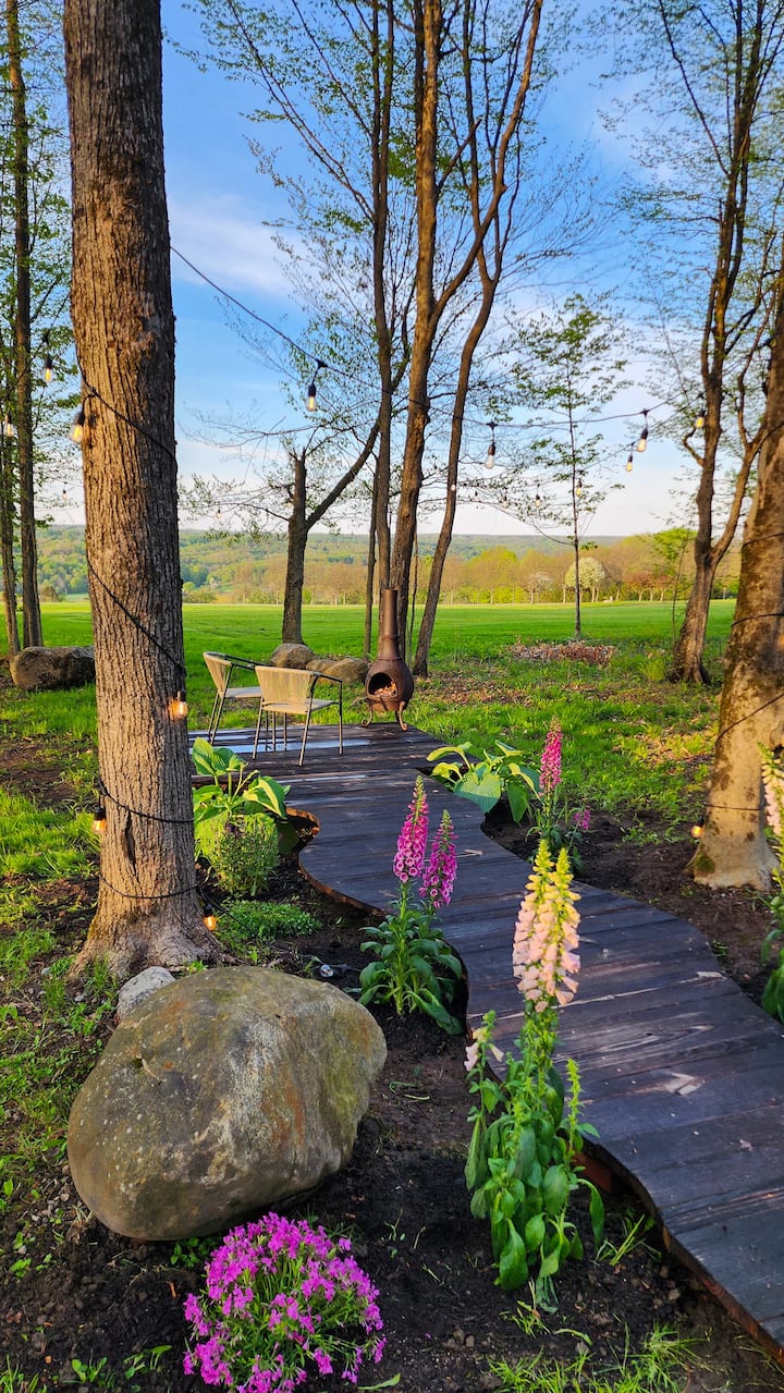 Private Tiny House - With Hot Tub & Sauna - Adirondack Mountains
