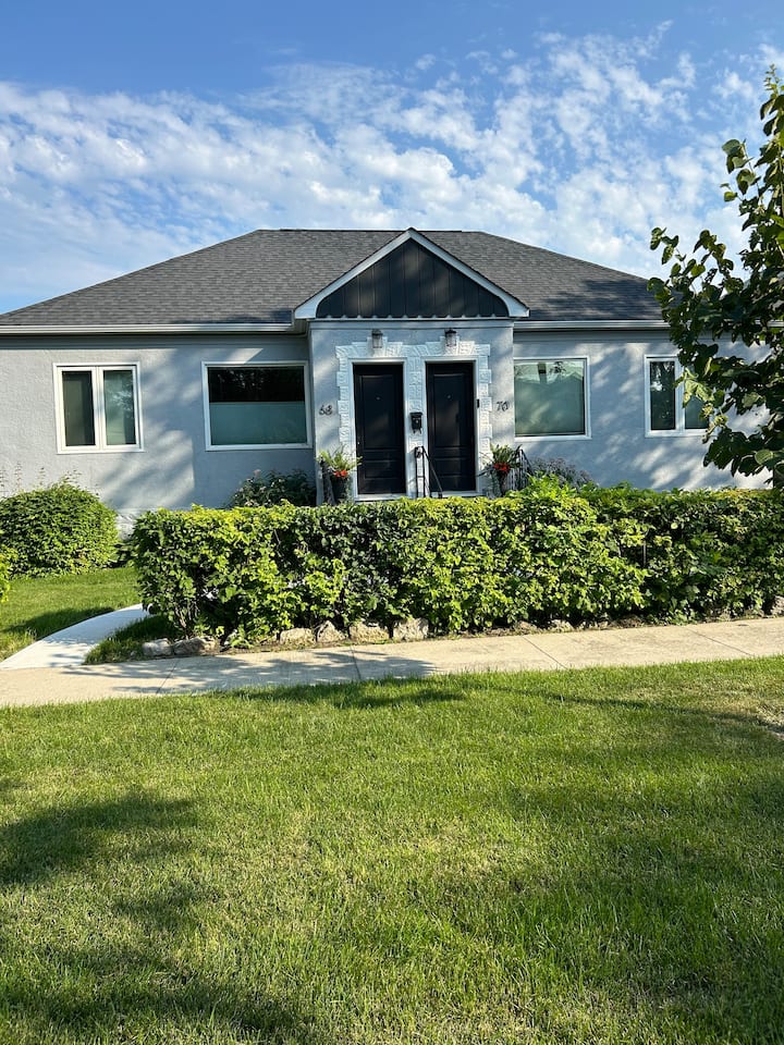 Cute Bungalow A Stone Throw From Downtown Winnipeg - Winnipeg