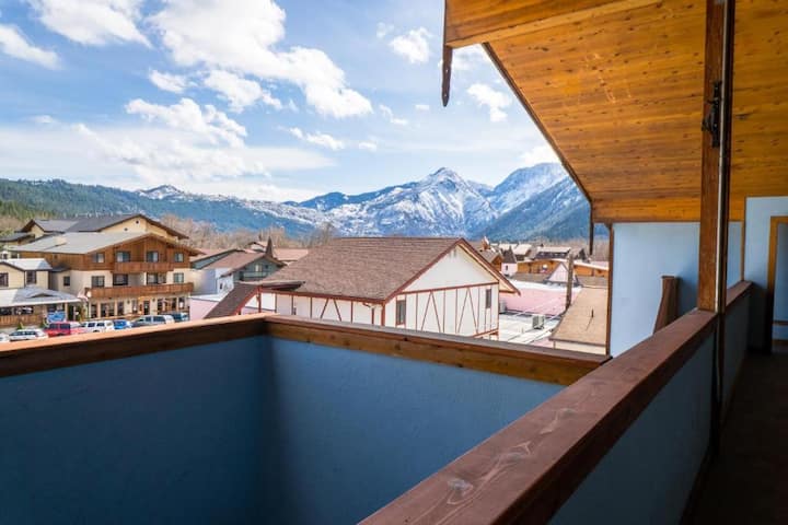 1 Bedroom / 1 Bathroom On Front Street - Leavenworth, WA