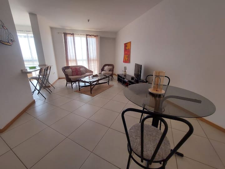 Welcome To Sweet Lar! 
Your Sweet Cozy Retreat - Praia