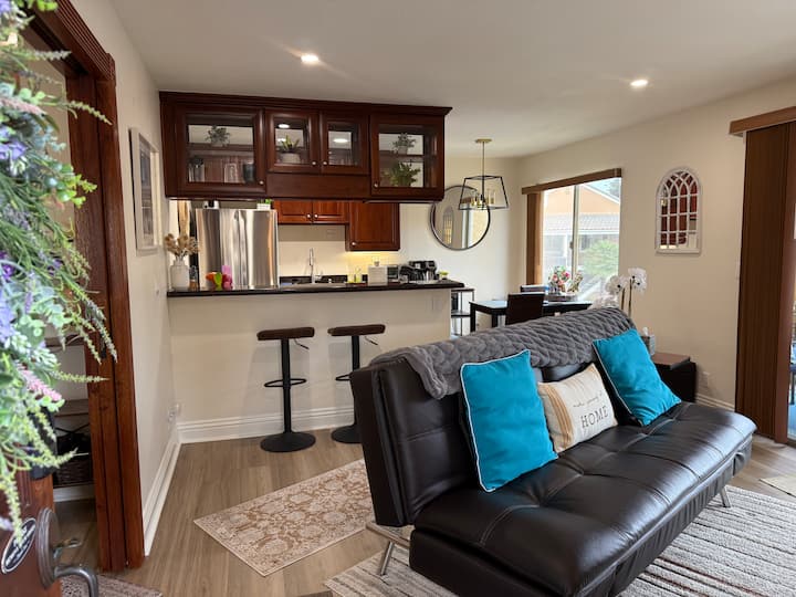 La Jolla Cozy Clean One Bedroom Condo/ucsd/utc - San Diego, CA