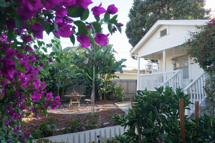 Casita Huaka’i: 1930s Coast Cottage - Rancho Palos Verdes, CA