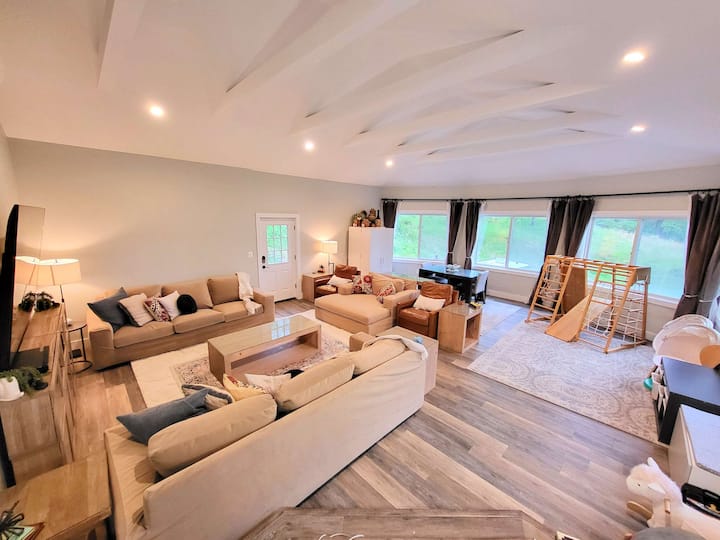 Mountain Retreat • 20 Wooded Acres • Sauna - Marshall, VA