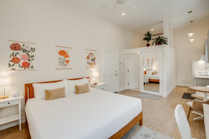 Deluxe Downtown King Studio - Nelson