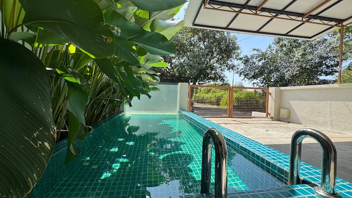 Zen Retreat Glass Pool Villa - Taiping