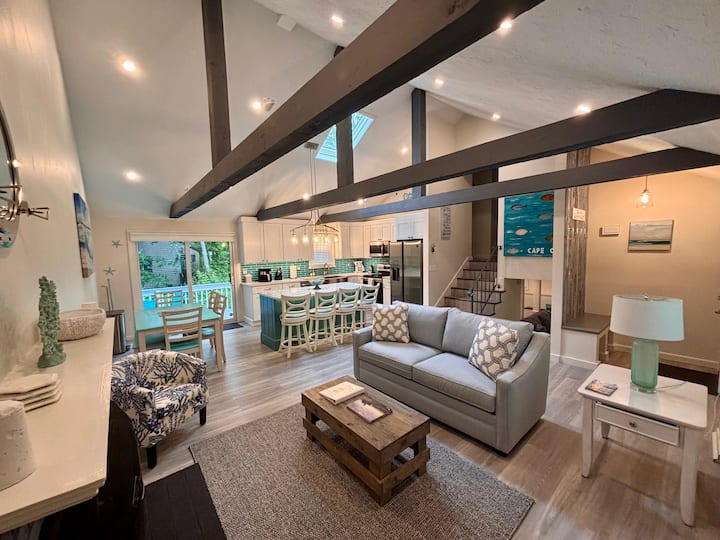 Newly Renovated 3 Bedroom Beach House - South Yarmouth, MA