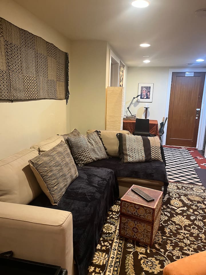 Charming Basement Apartment In 1886 Victorian - 시애틀