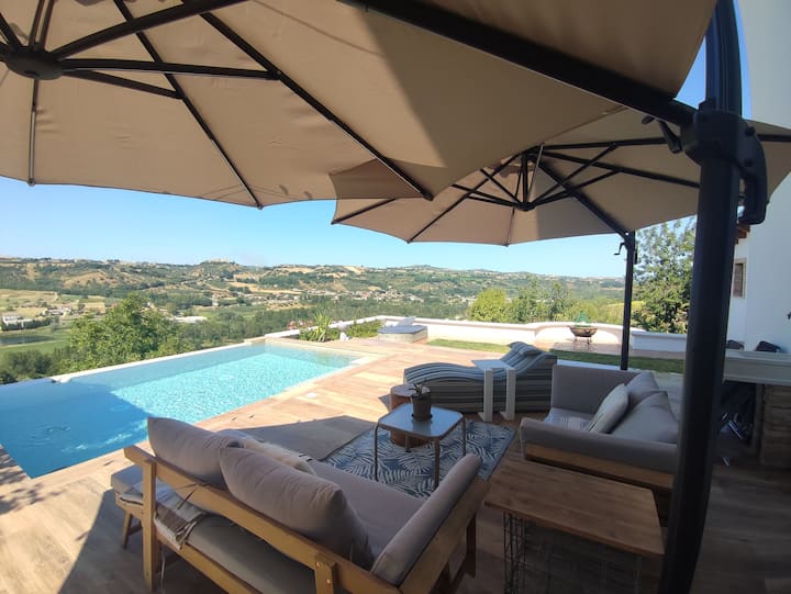 3 Bedroom Home, Private Pool, Hottub&home Theater - Italy