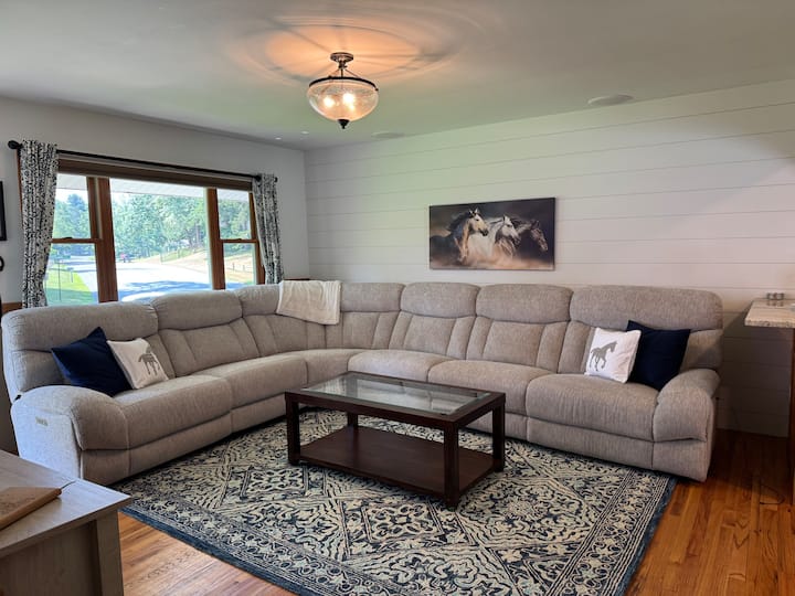 4 Bedroom With Pool Near Spac And Saratoga Track - Saratoga Springs, NY