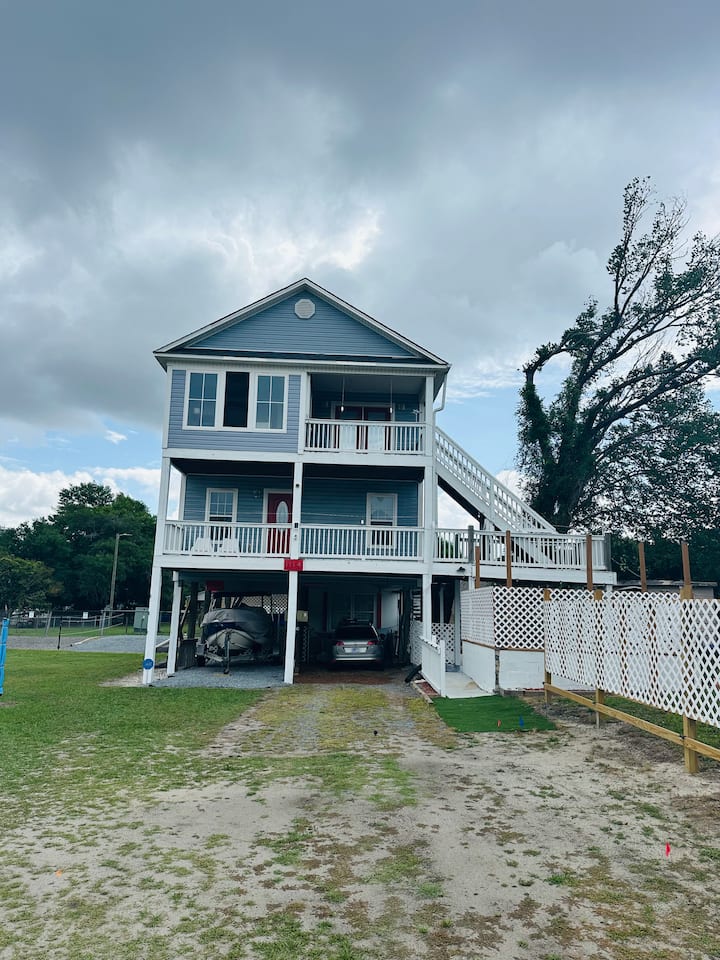 Downtown Duplex On Stilts. - Wilmington