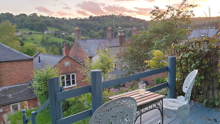 Charming Victorian Cottage - Painswick