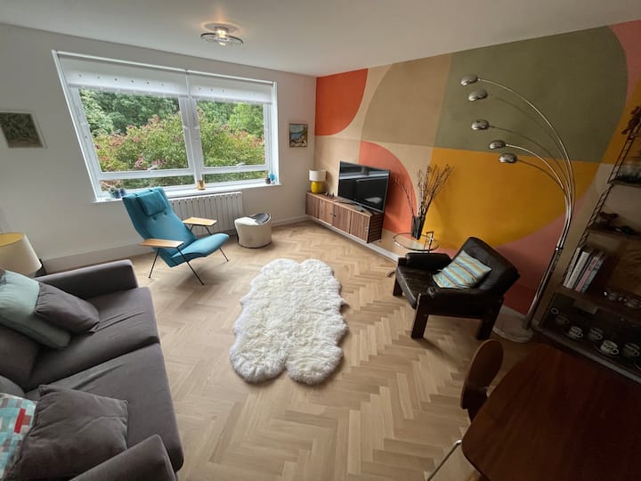 Sunny Flat On Hampstead Heath - London
