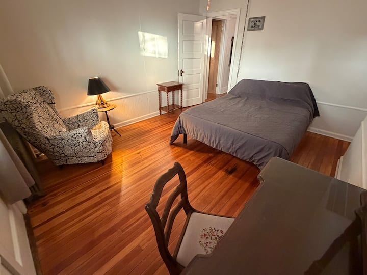 B House - Timber Suite - Beacon, NY