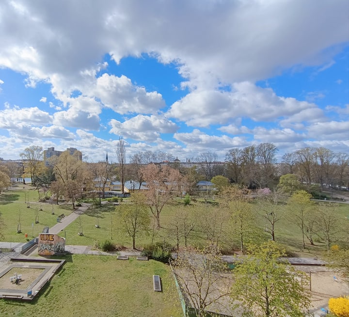 Sunny Haven In Kreuzberg: Park Views & Canal Vibes - 크로이츠베르그