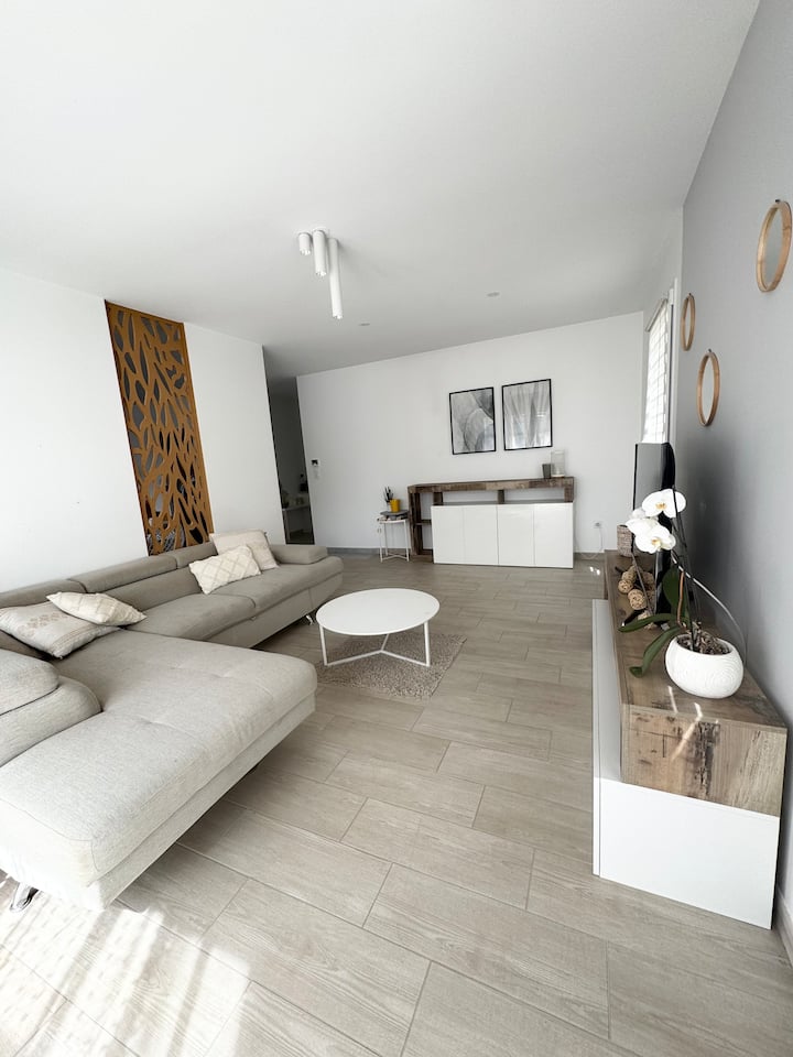 Belle Maison De 140m2, Proche Centre Ville - Challans