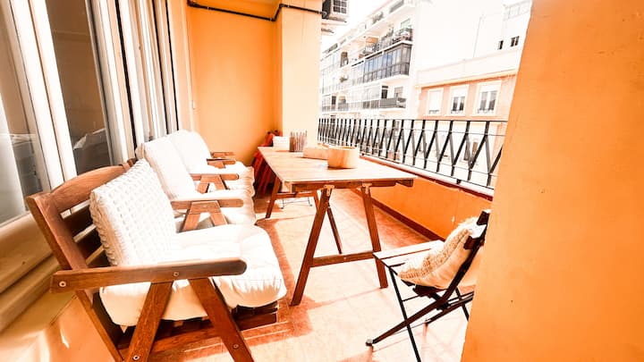 Malaga Holidays City Center 6 Bedrooms & Terrace - Málaga
