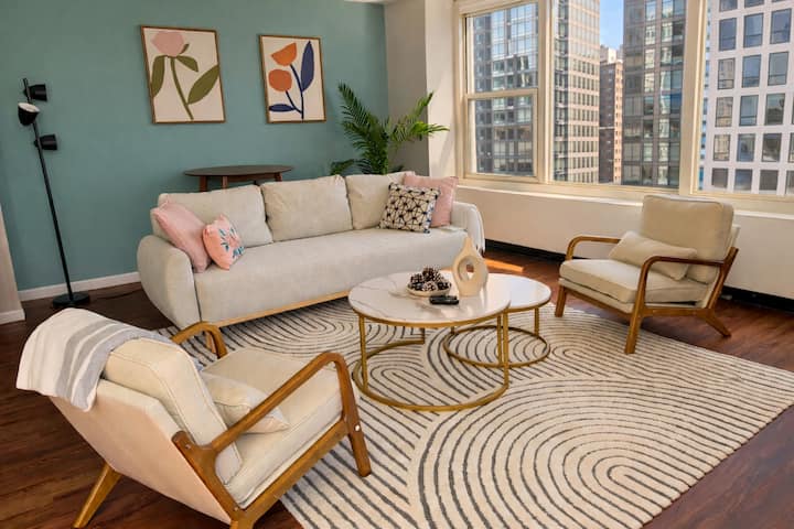 The Magnificent Milestone (Rooftop Deck • Gym) - Chicago, IL