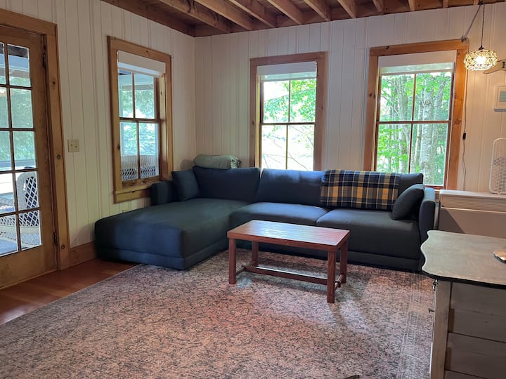 Lake Front 2 Bedroom Cabin - Vermont