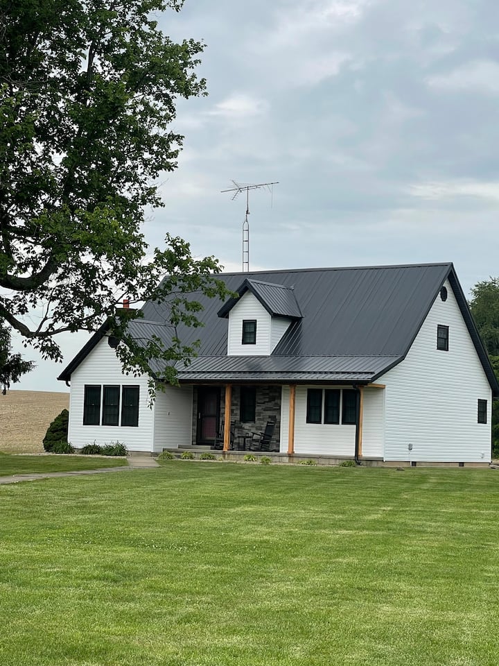 Woodleaf Farmhouse (Ground Floor, No Upstairs) - Spring Mill State Park, Mitchell