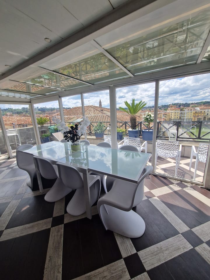 At The Top- Penthouse View's  On All Florence - Florence