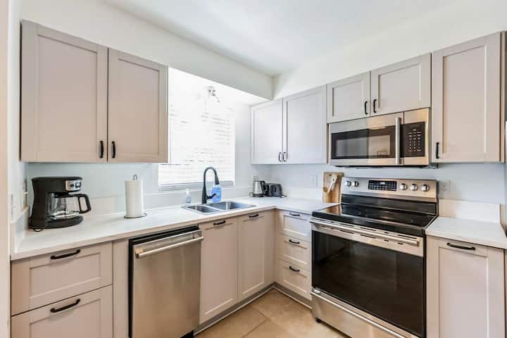 Cute Coastal Escape. Close To Fmb And Sanibel - Punta Rassa, FL