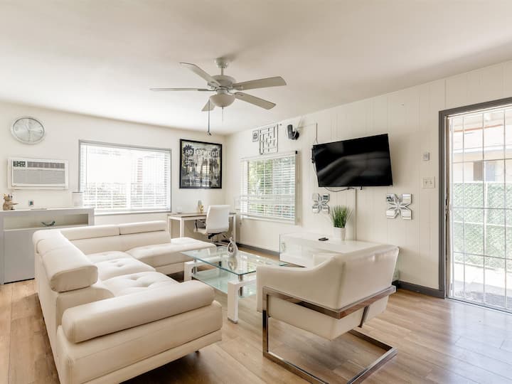 3 Bedroom Mid-wilshire Charmer Near Downtown - Los Angeles, CA