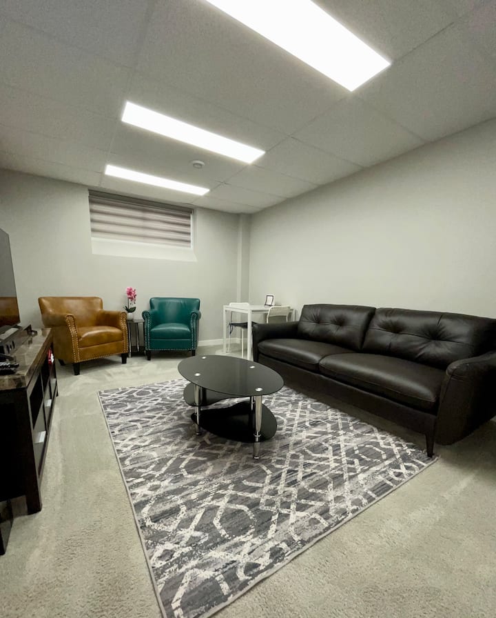 New Basement Suite In A Beautiful & Nice Location - Winnipeg