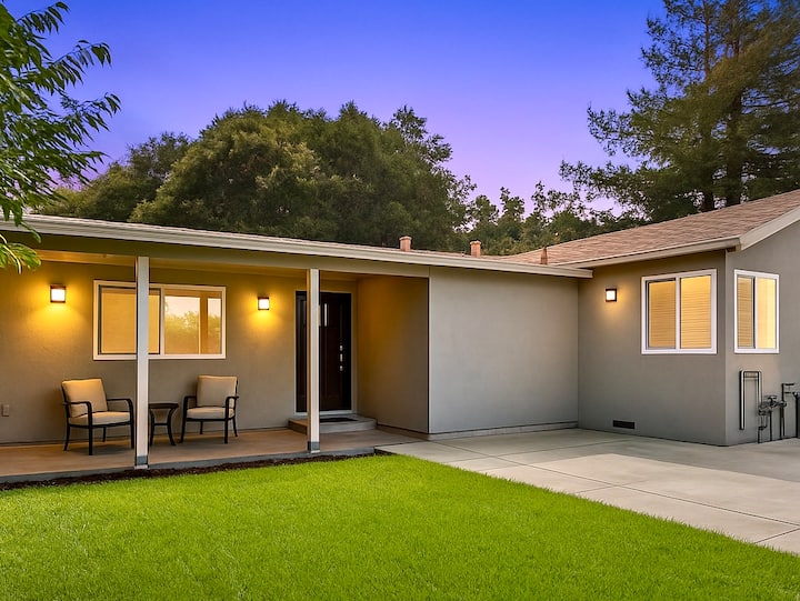 Stanford Meta Cozy Family Home, Fenced Yard, Bbq - Redwood City, CA