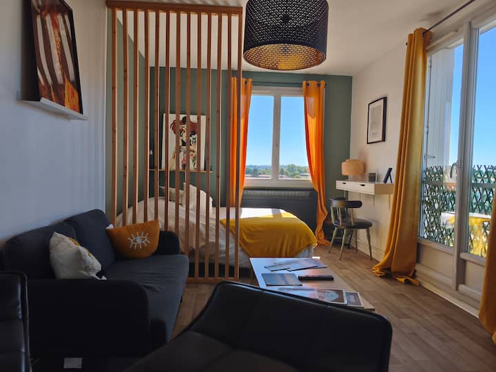 Studio Cosy Avec Coin Nuit Et Vue, Tout à Pied - Bergerac
