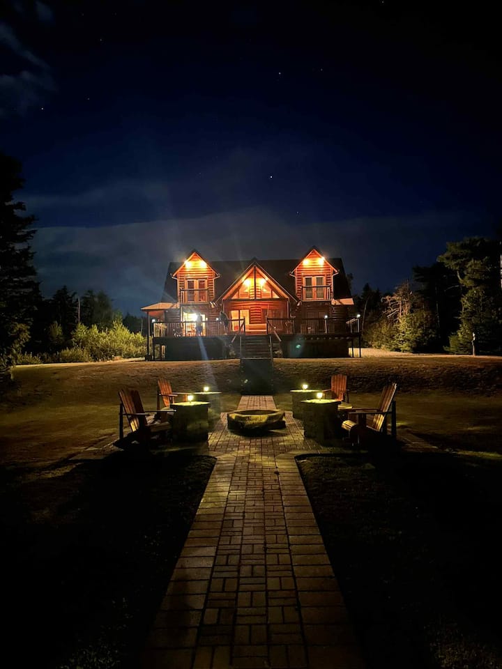 Eagles Nest Cottage On Bellevue Beach - Canada