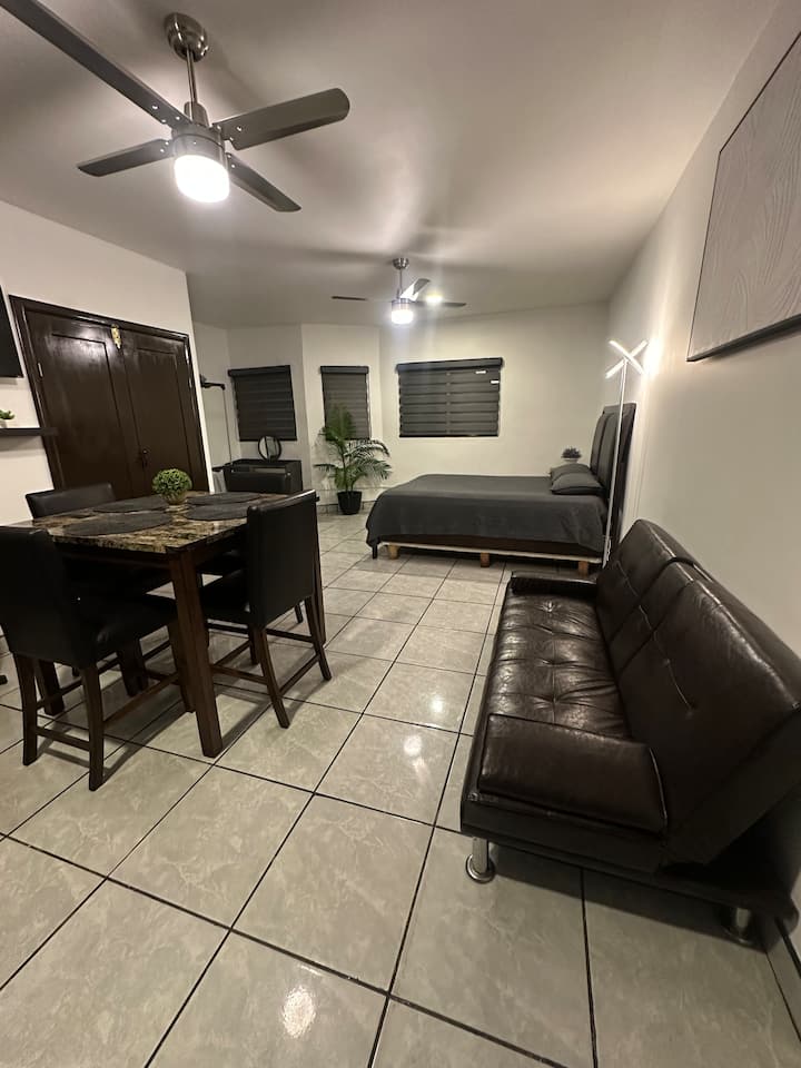 Dpto. #3, 5 Min Playa, Malecón, Bares - Ensenada