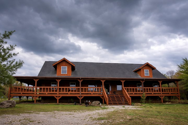 Walker’s Stag Lodge • Near Lake & Roaring River - Emerald Beach, MO