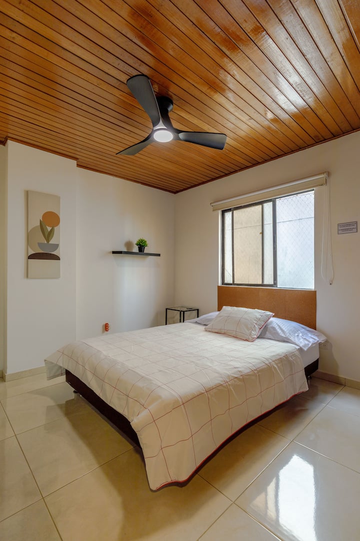 Room#2 -Private Bath- Panoramic Terrace - Fan Only - Barranquilla