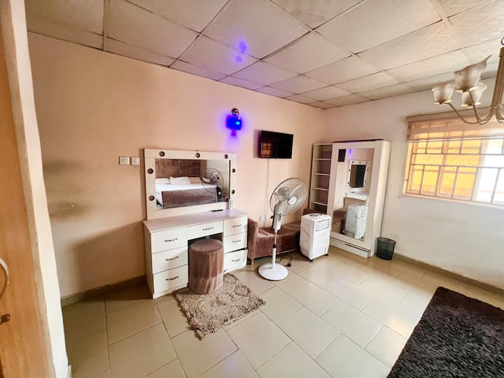 Traveler's Room, Wuye - Abuja