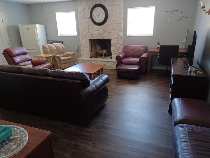 Lake Side Bedrooms With Your Own Lounge, Tv, Wi-fi