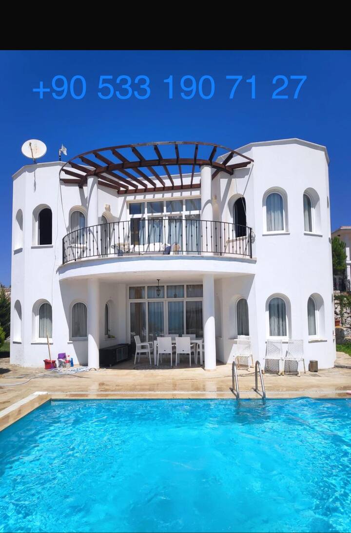 Havuzlu Jakuzili Denize Sıfır Sitedemüstakil Villa - Altınkum