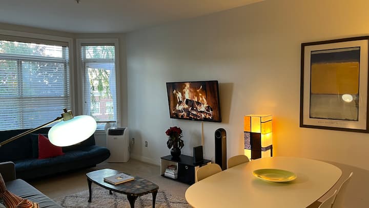 Belltown1 Br 1ba  Walk Everywhere Parking Pool Gym - Seattle, WA