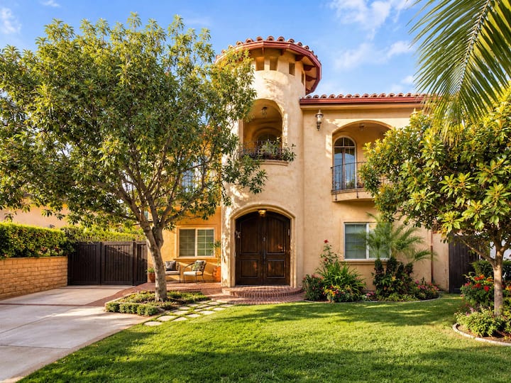 Studio City Oasis | Pool & Walk To Ventura - Beverly Hills, CA