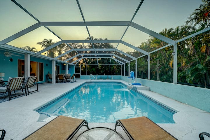 A Perfect Place: Ground Level Pool Home - Holmes Beach, FL