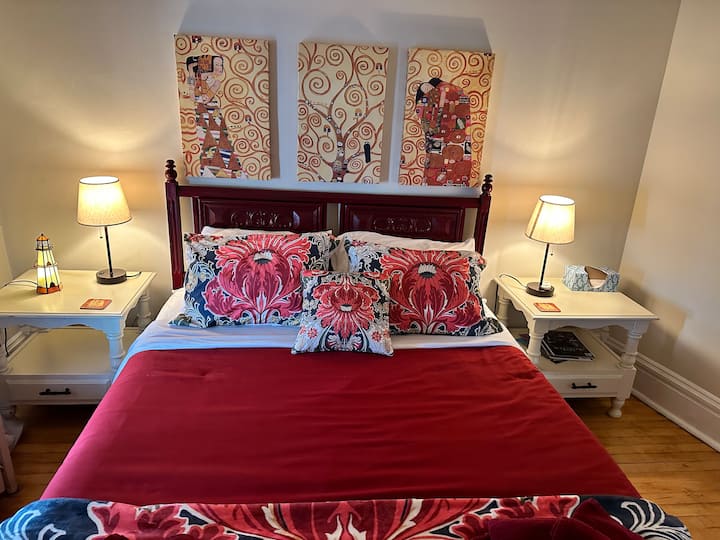 Charming 2 Bedroom Escape, 7 Blocks To Lake - Marquette, MI