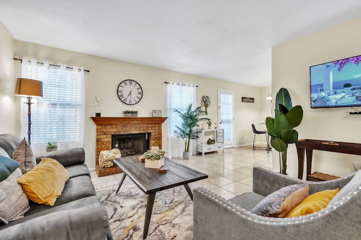 Quiet, Cozy Condo! Close To The Strip - Las Vegas Strip, NV