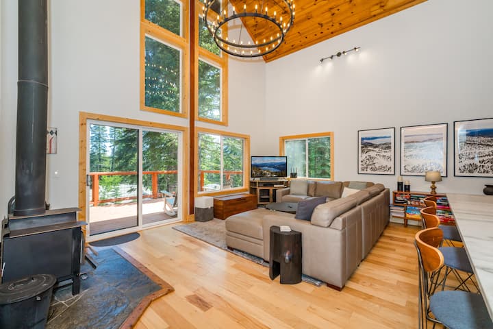 Tahoe Donner Retreat Near Lake With Hot Tub! - Truckee, CA